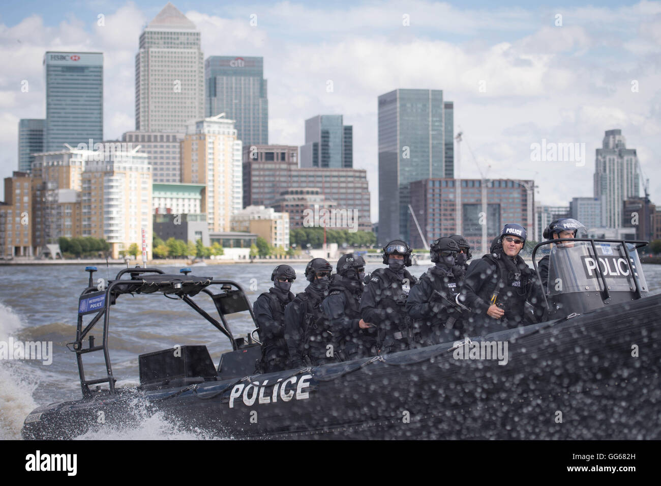 Armed Metropolitan Police counter terrorism officers take part in an ...