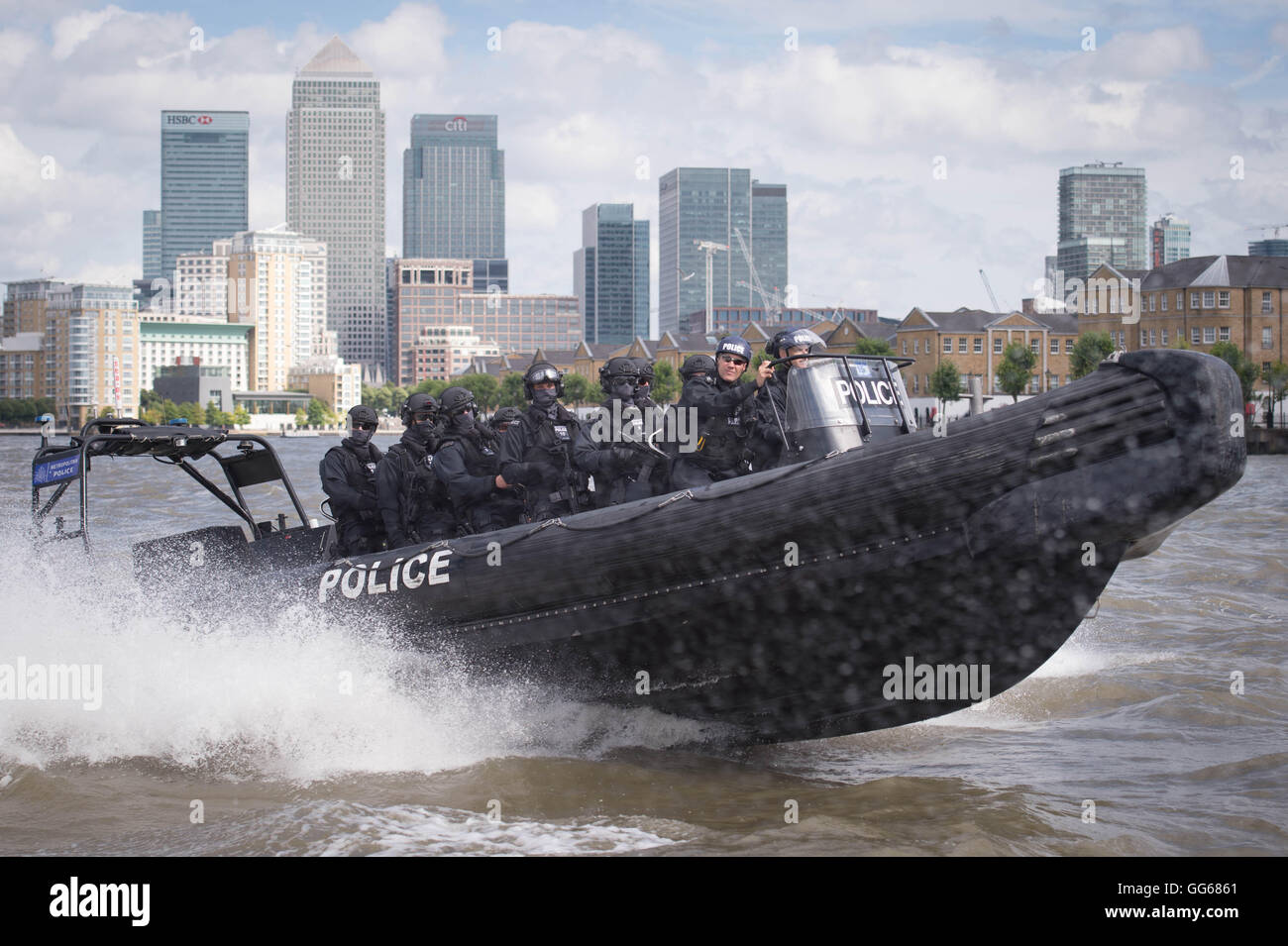 Armed Metropolitan Police counter terrorism officers take part in an ...