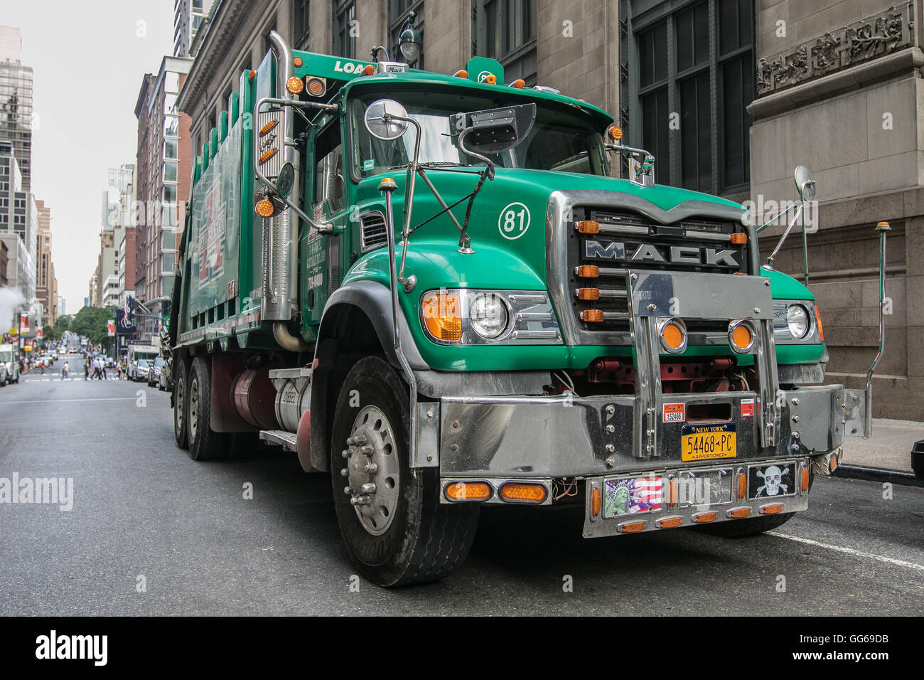 Truck exhaust hi-res stock photography and images - Alamy