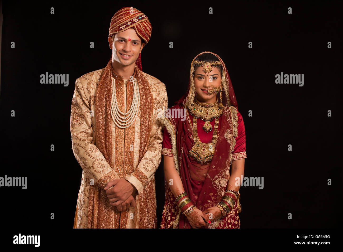Portrait gujarati bride hi-res stock photography and images - Alamy