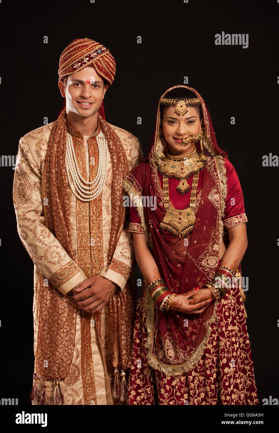 Portrait gujarati bride hi-res stock photography and images - Alamy