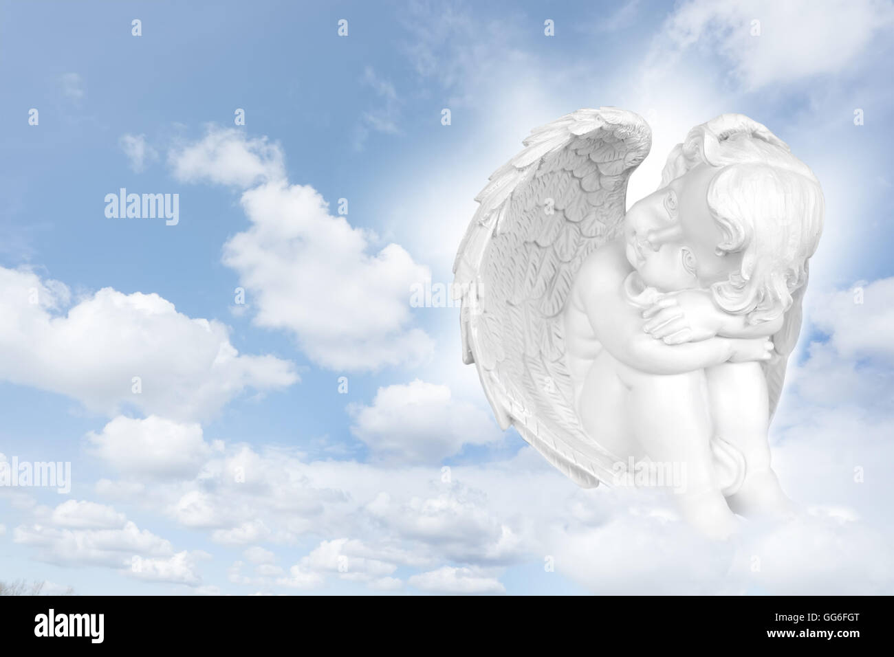 Angel symbol hi-res stock photography and images - Alamy