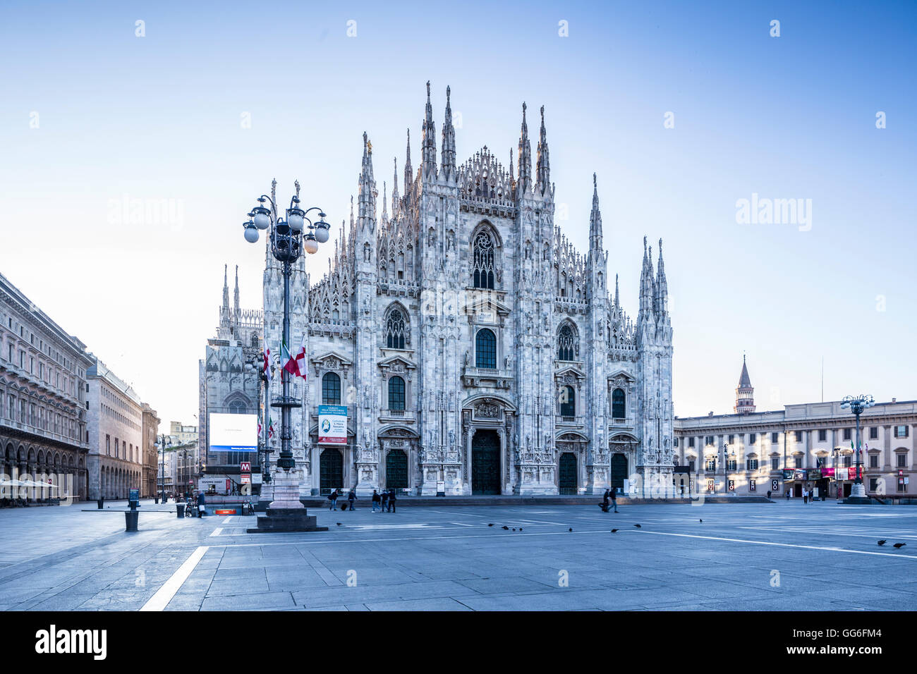 Duomo di milano hi-res stock photography and images - Alamy