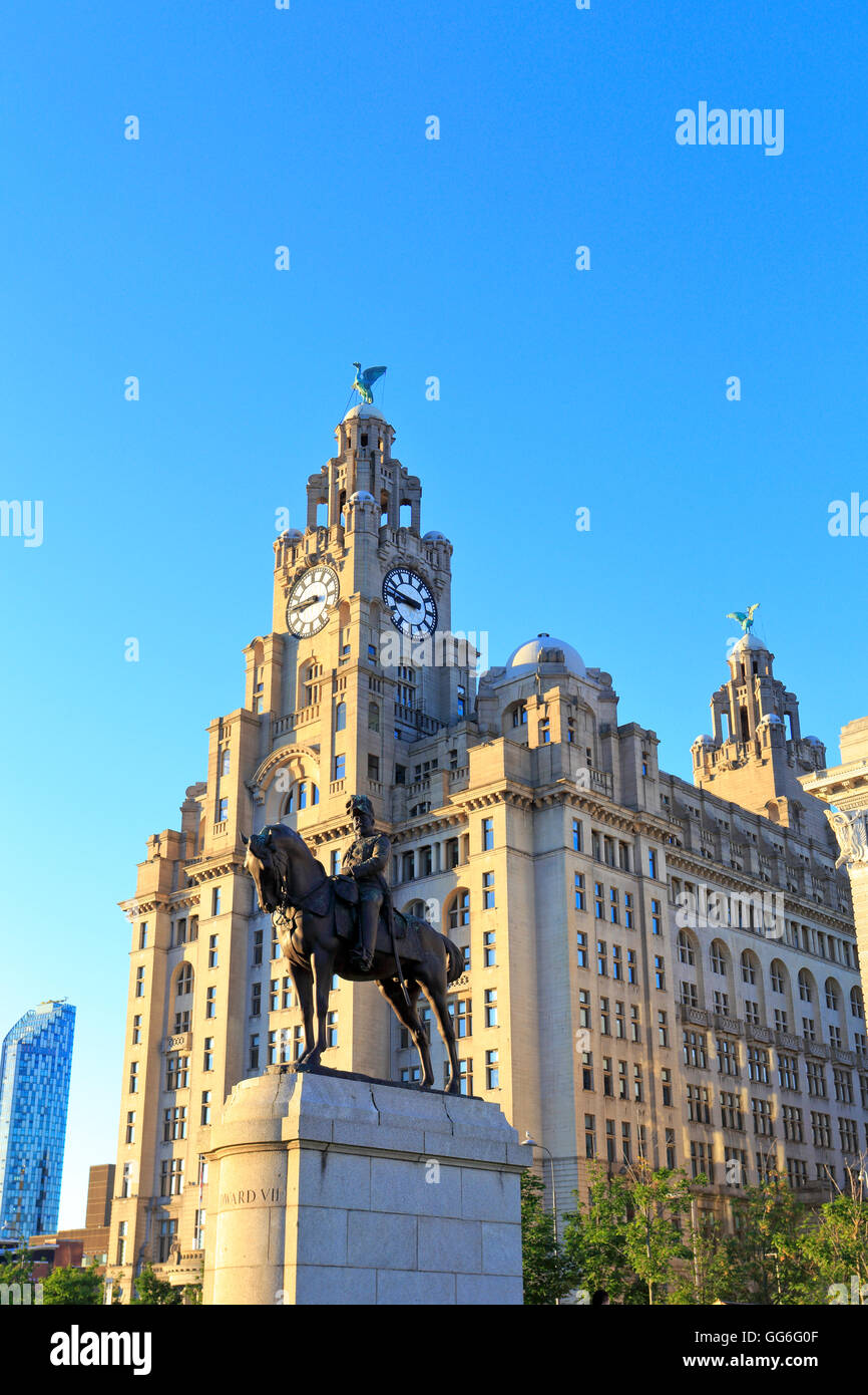 Statue king edward vii liver building hi-res stock photography and ...