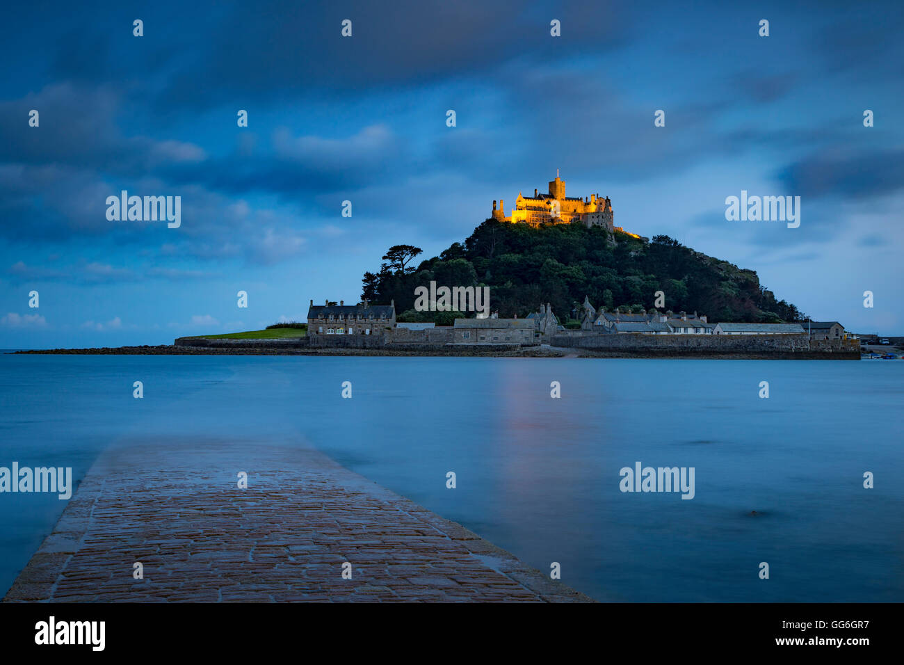 Twilight over Saint Michael's Mount, Marazion, Cornwall, England Stock ...