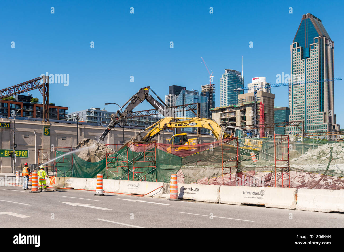 Montreal road works hi-res stock photography and images - Alamy
