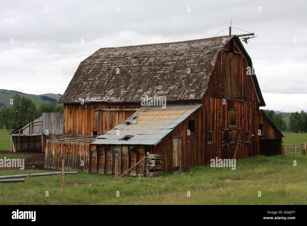 Faded red barn in rural Montana, USA Stock Photo - Alamy