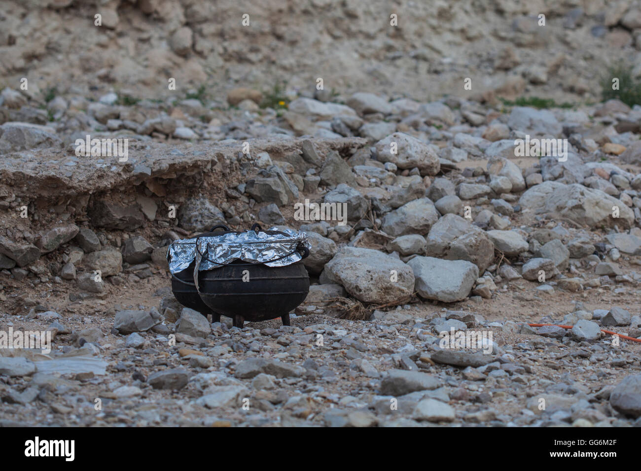 poyke pot in the desert of the dead sea Stock Photo - Alamy