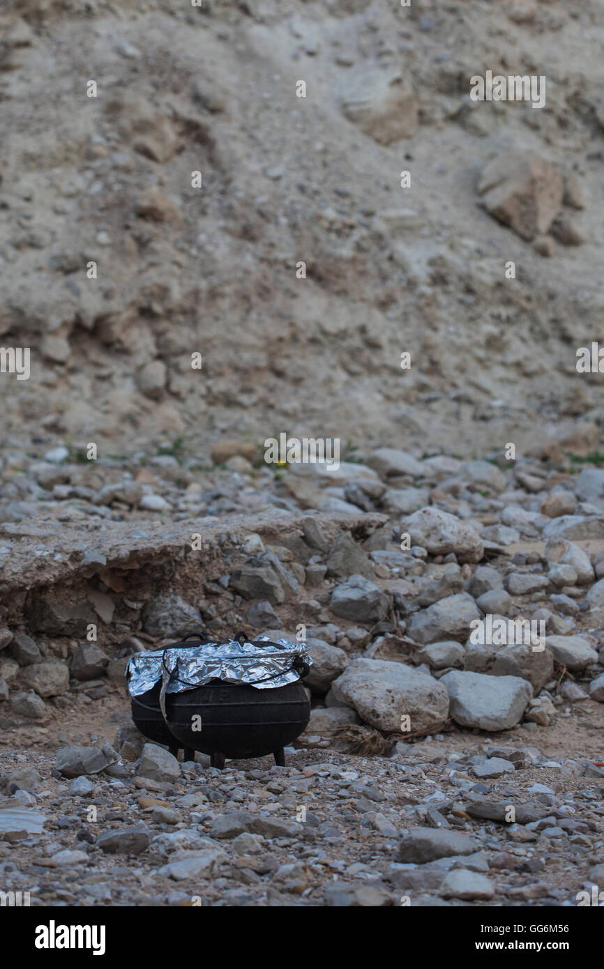 poyke pot in the desert of the dead sea Stock Photo - Alamy