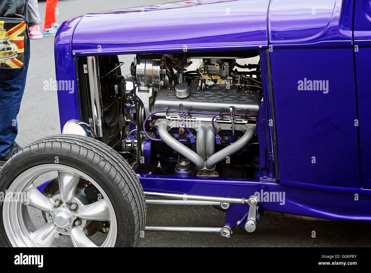 Purple hot rod classic car hi-res stock photography and images - Alamy