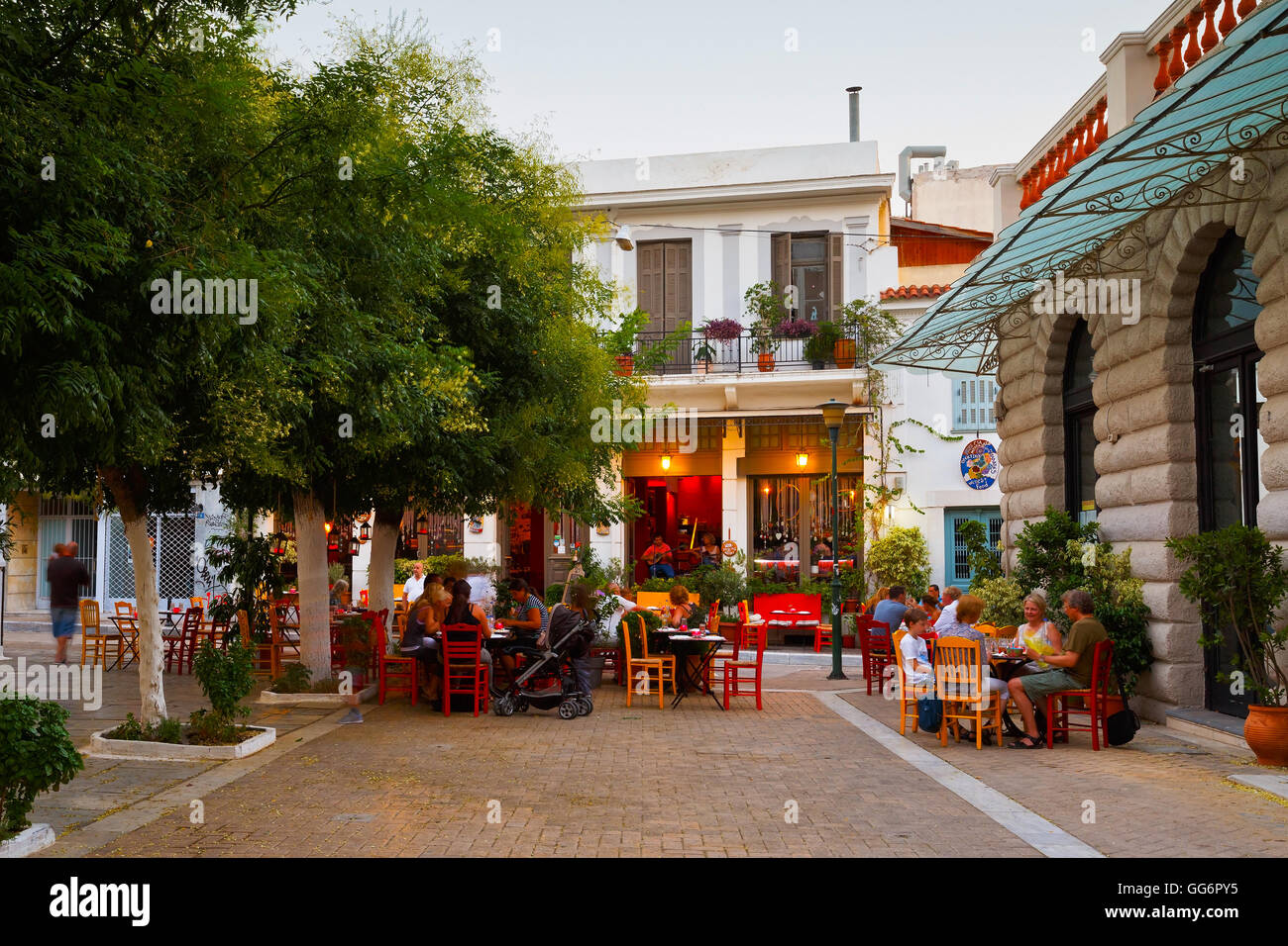 Heroes' square athens hi-res stock photography and images - Alamy