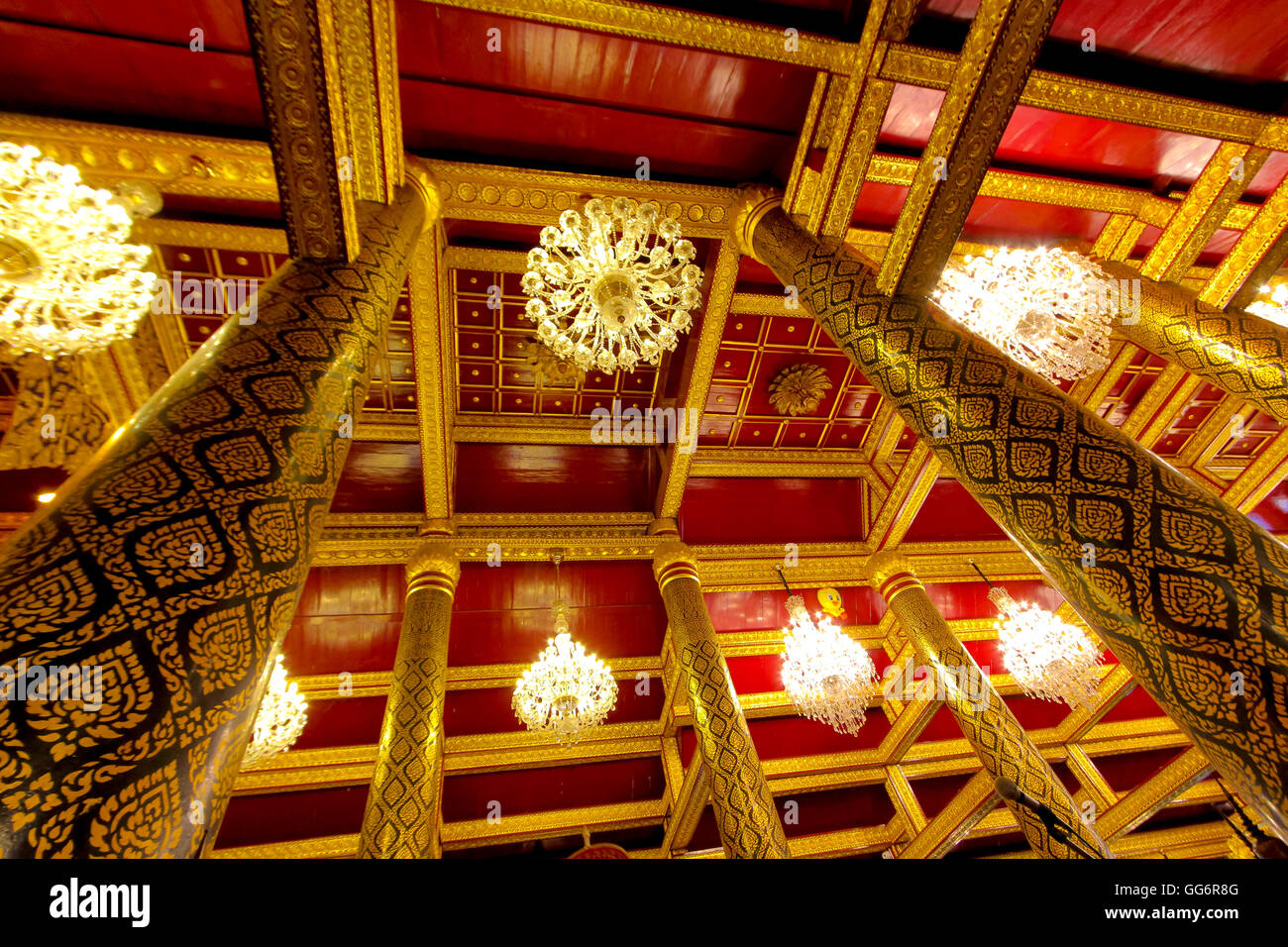 the architecture of the roof structure and the illumination of the ...