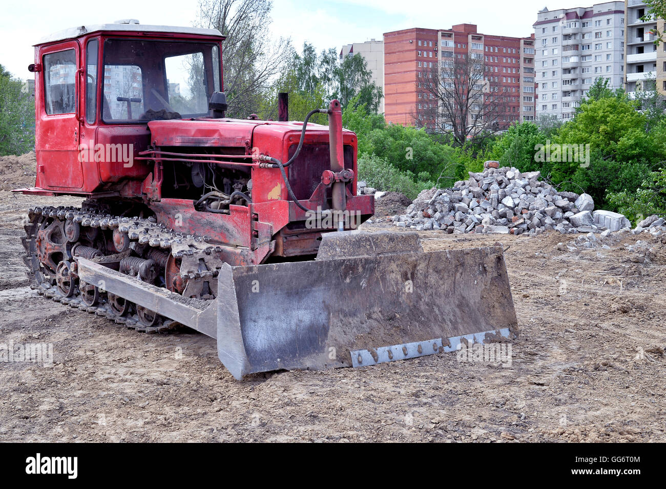 Old bulldozer hi-res stock photography and images - Alamy