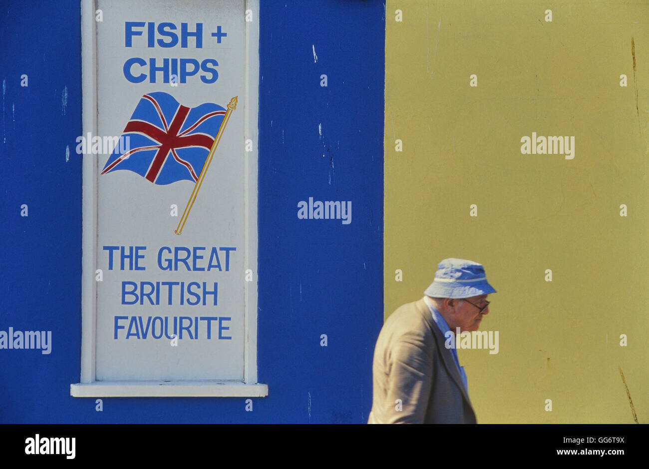 Old man walking into a bar hi-res stock photography and images - Alamy