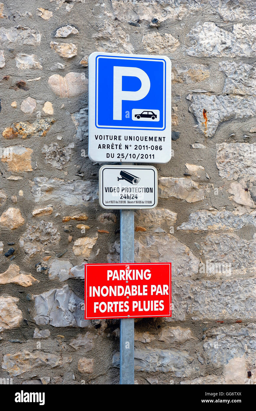 Cars circulation hi-res stock photography and images - Alamy