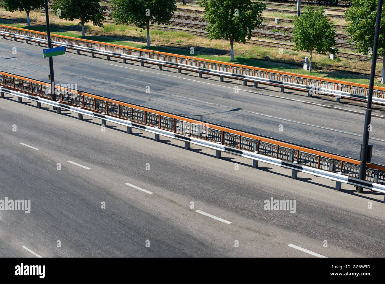Empty road in seaport hi-res stock photography and images - Alamy