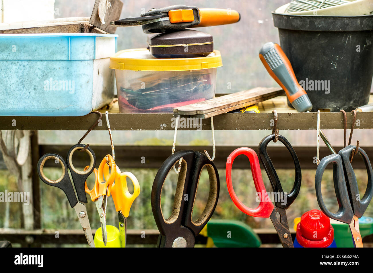 Scissors in different sizes hi-res stock photography and images - Alamy