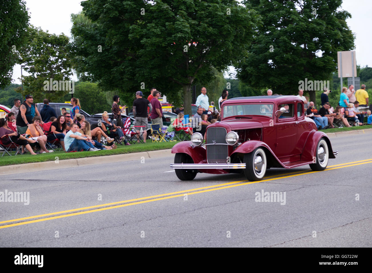 Vintage Ford coupe participates in the 2016 Annual Cruz In Parade ...