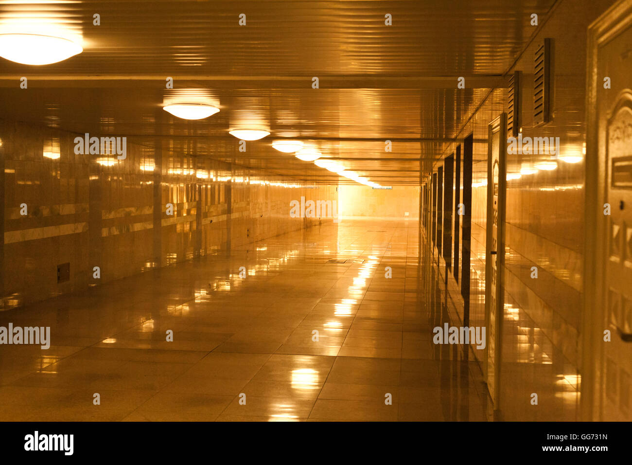 tunnel walkway subway station corridor Stock Photo - Alamy