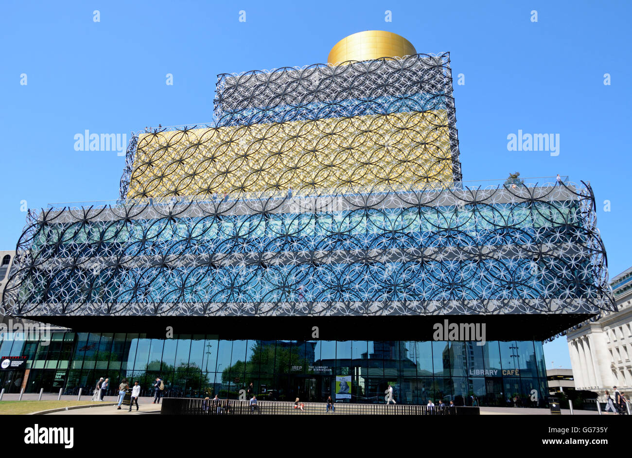 Front view of the Library of Birmingham in Centenary Square, Birmingham ...