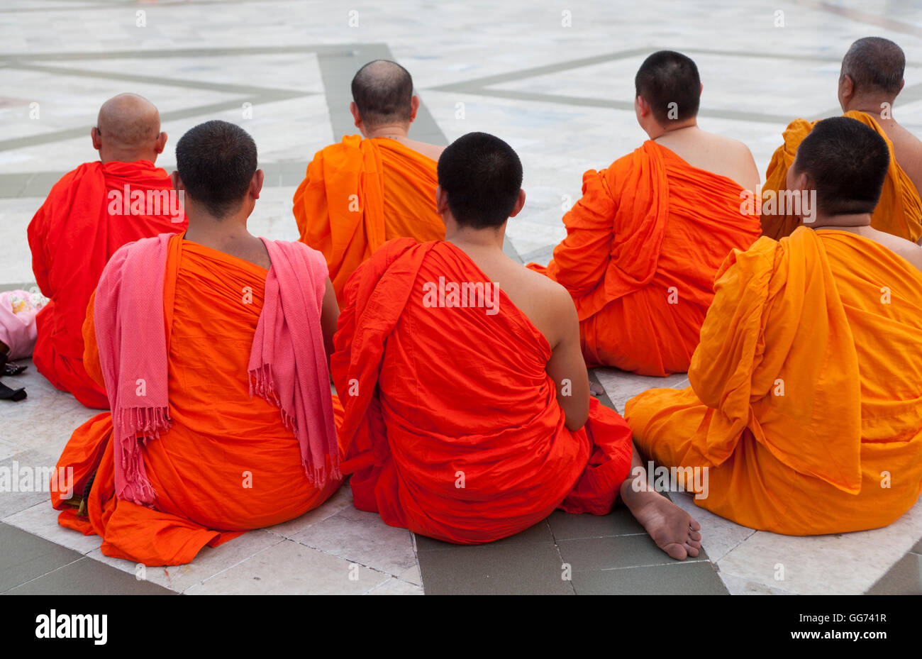 Yangon monk myanmar hi-res stock photography and images - Alamy