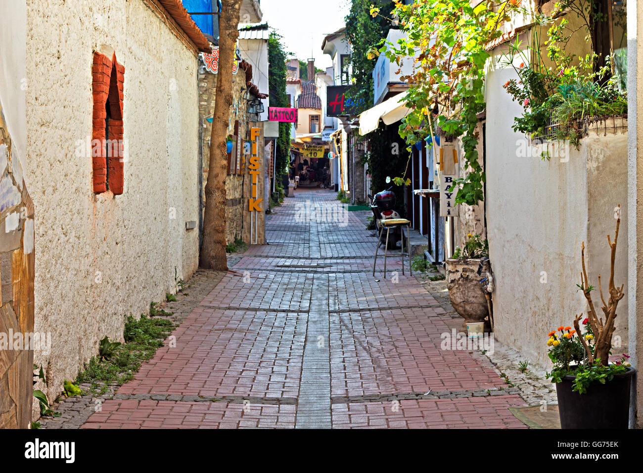 Shops and stalls in the side streets of Kusadasi Turkey Stock Photo - Alamy