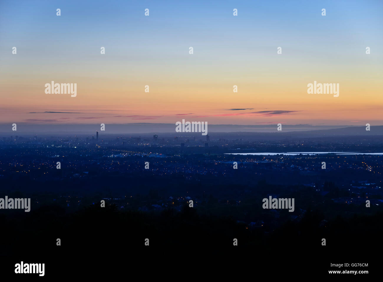 City lights coming on hi-res stock photography and images - Alamy