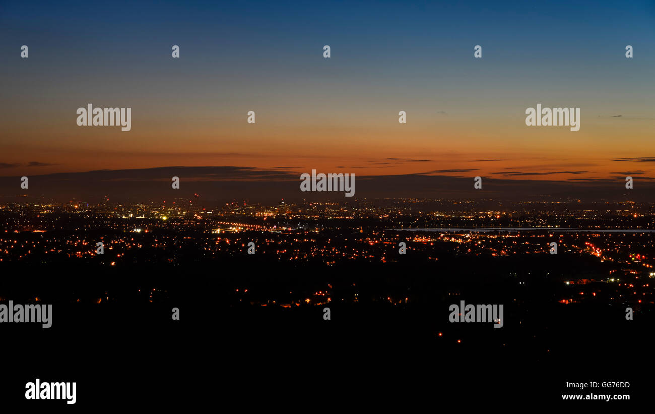 Manchester centre in the evening hi-res stock photography and images ...