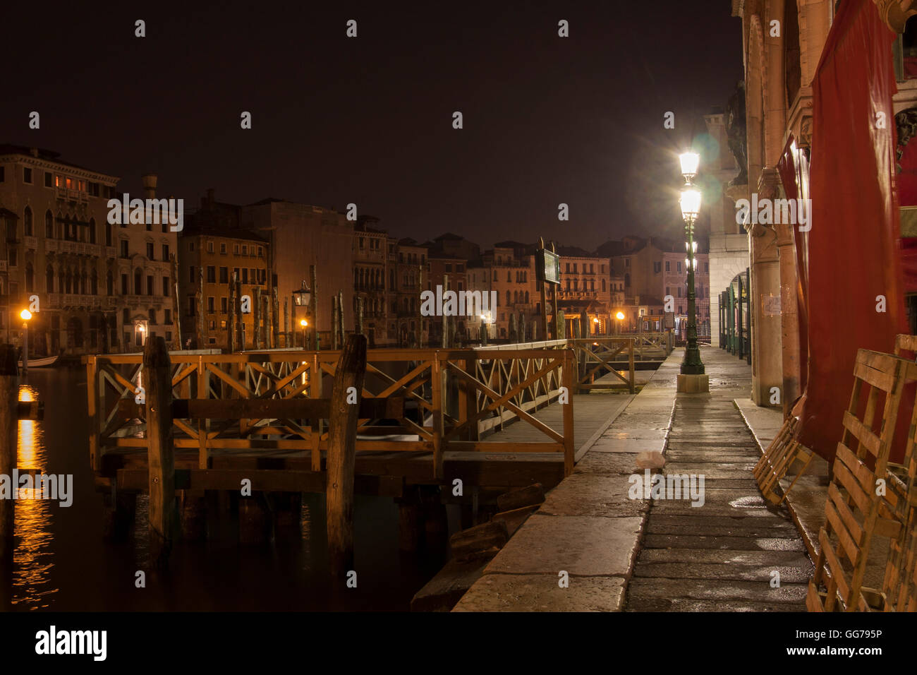 Night market in venice hi-res stock photography and images - Alamy