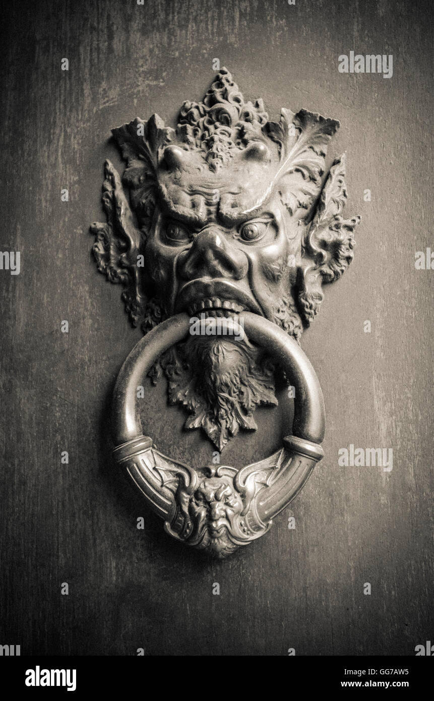 Angry face knocker detail hi-res stock photography and images - Alamy