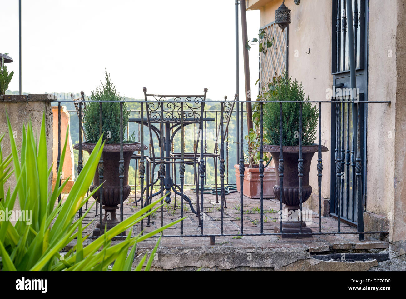 Old italian village hi-res stock photography and images - Alamy