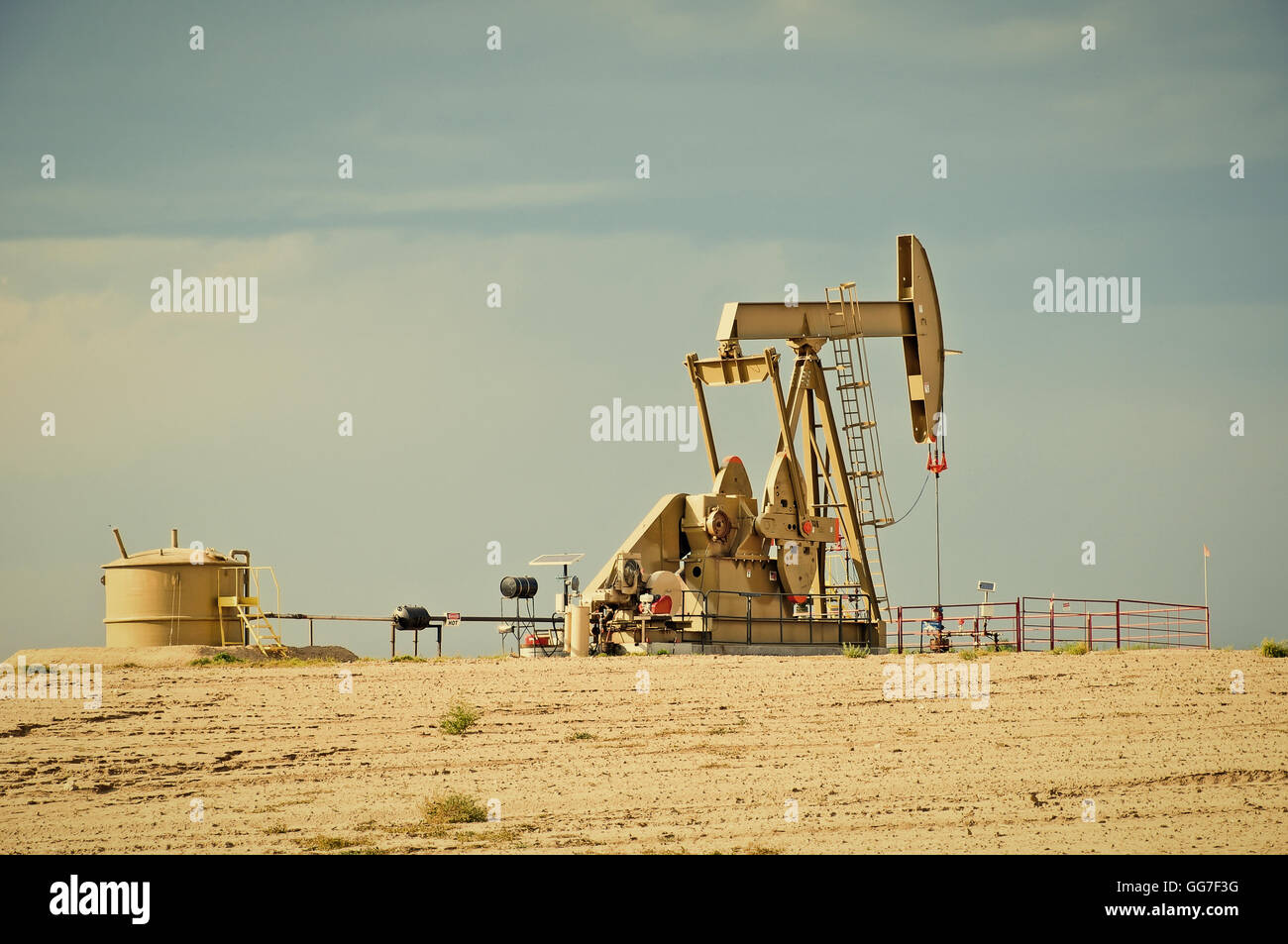 Oklahoma oil rig hi-res stock photography and images - Alamy