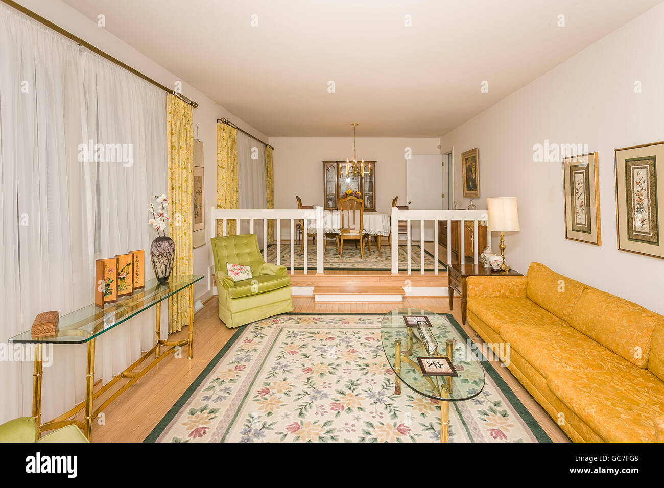 Typical american family indoors hi-res stock photography and images - Alamy