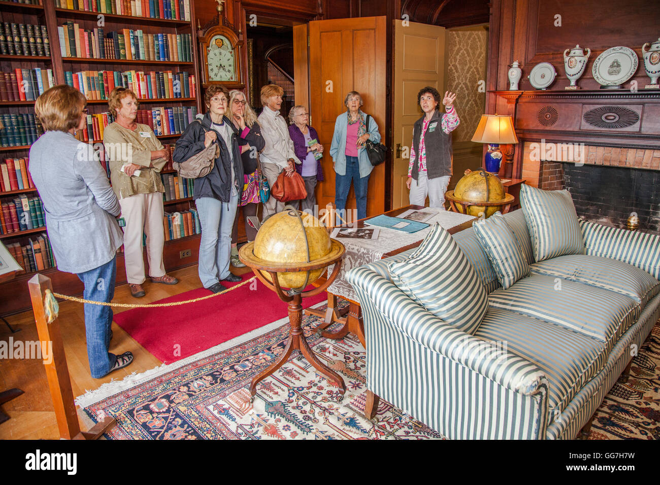 Mass room hi-res stock photography and images - Alamy
