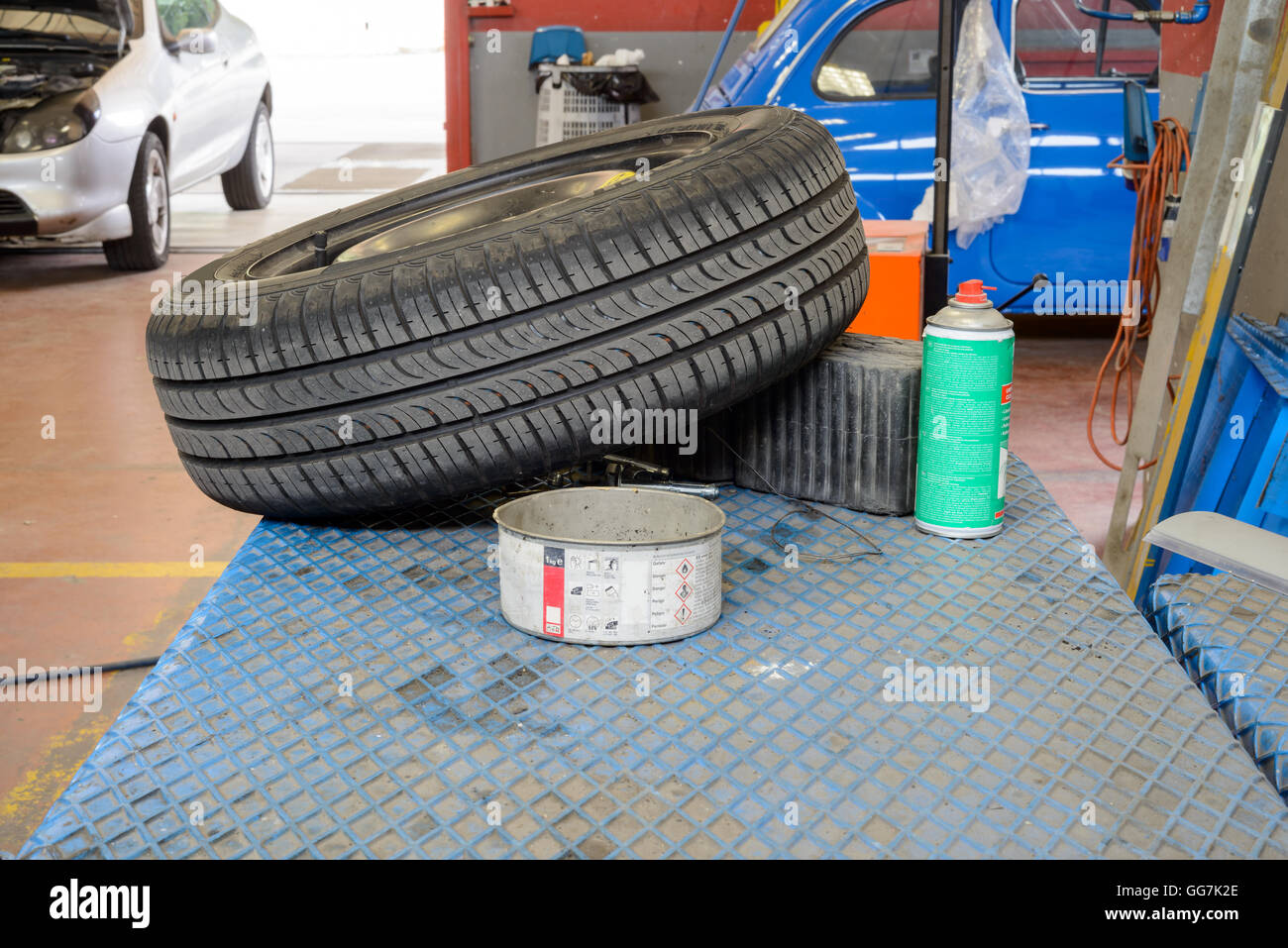 A tire fixed ready to mount on car Stock Photo - Alamy