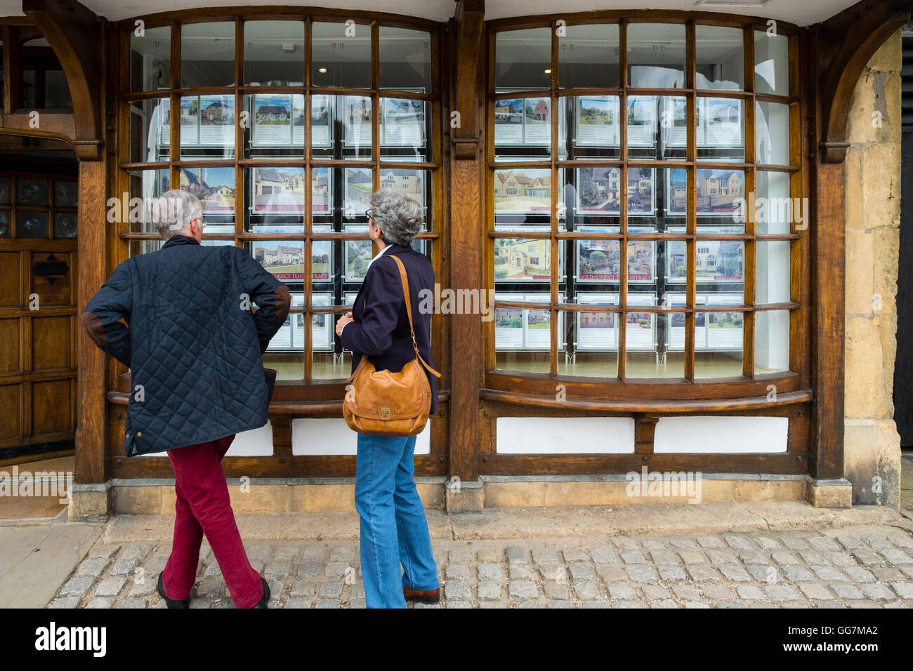 Real estate window hi-res stock photography and images - Alamy