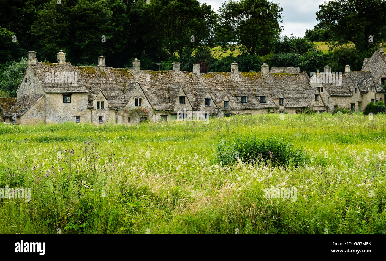 The cotswolds houses bibury hi-res stock photography and images - Alamy