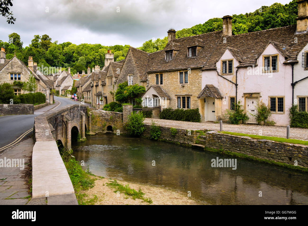 Castle combe cotswolds hi-res stock photography and images - Alamy