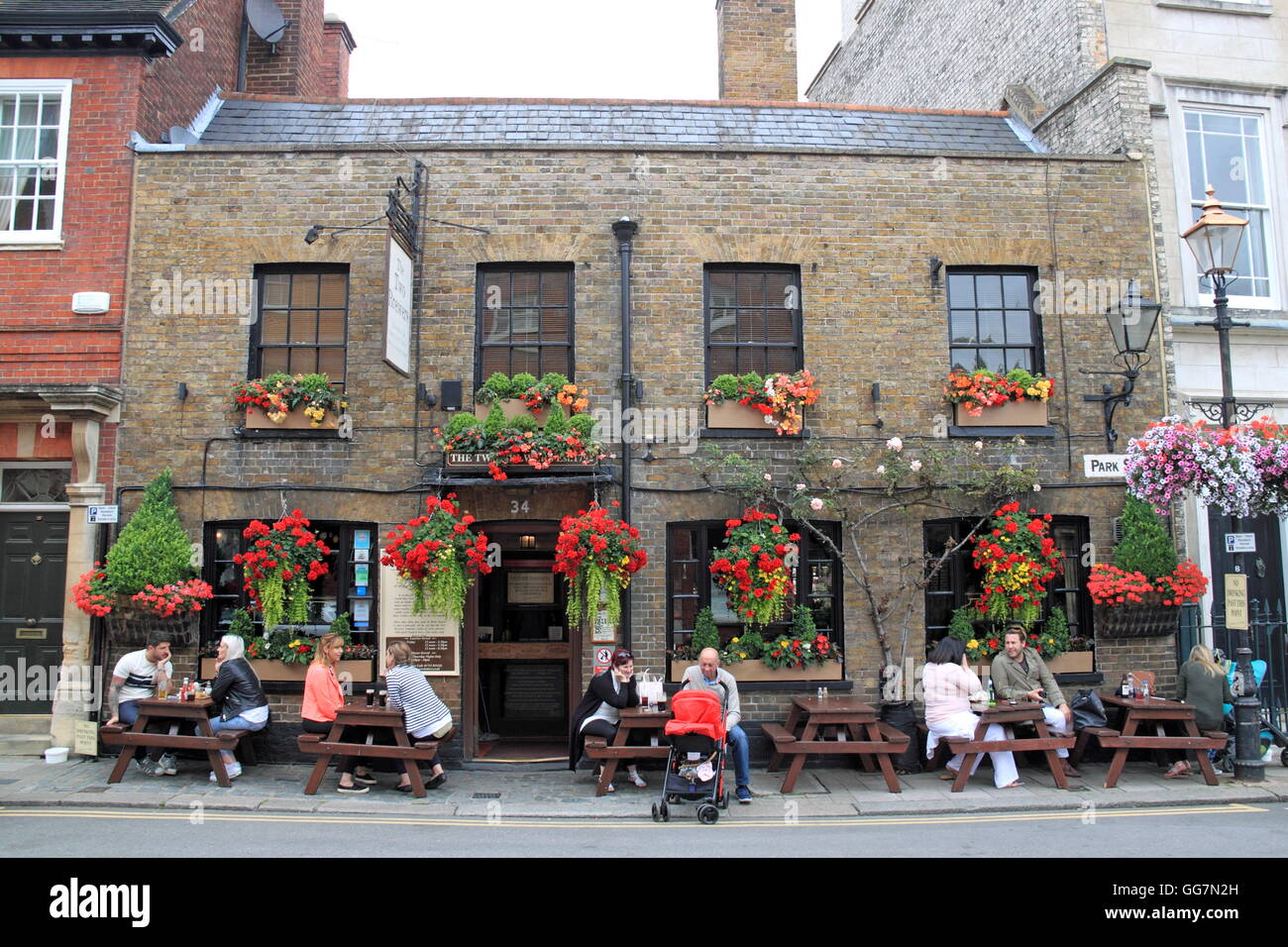 Park street windsor hi-res stock photography and images - Alamy