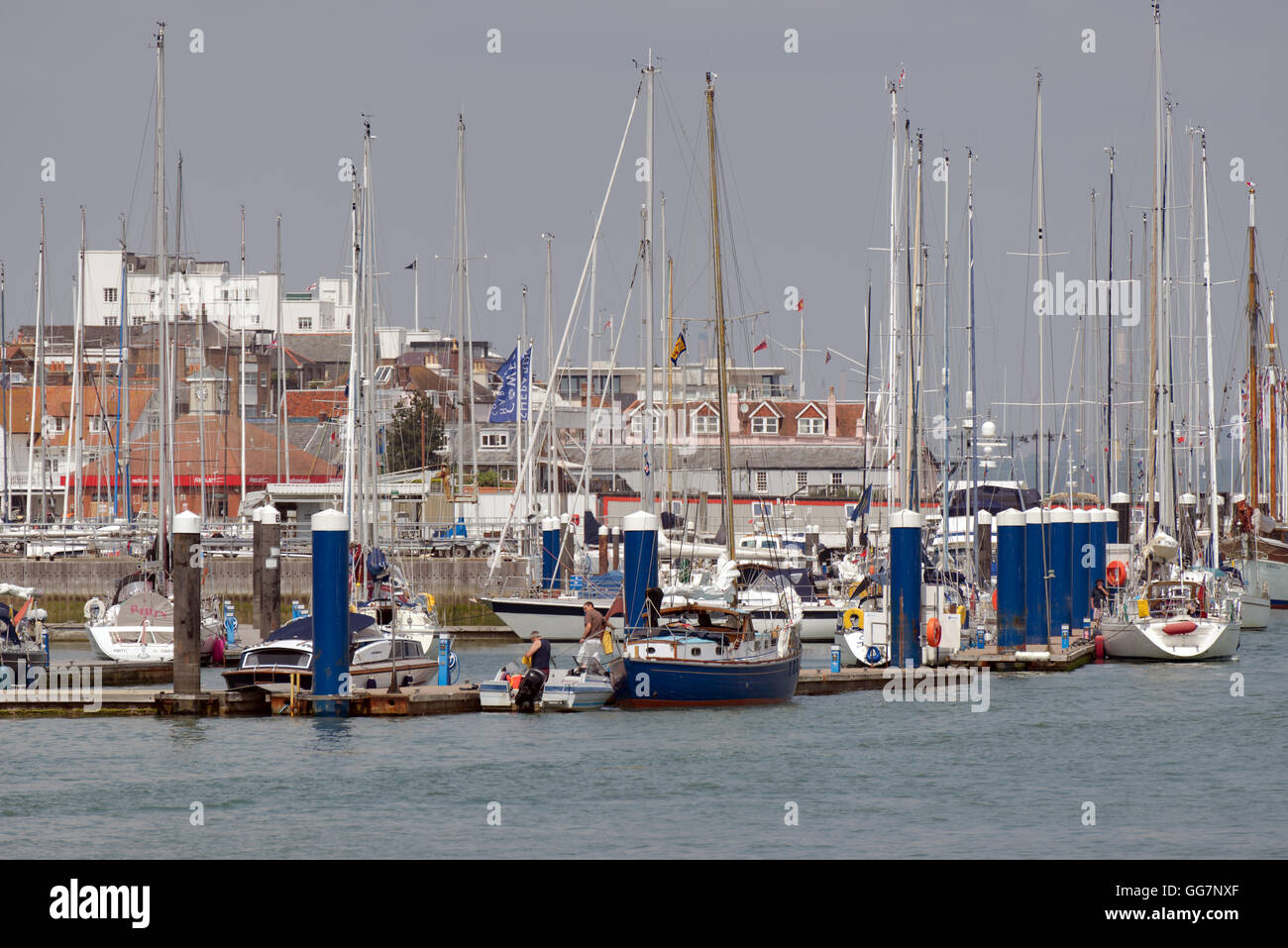 East cowes island of wight hampshire hi-res stock photography and ...