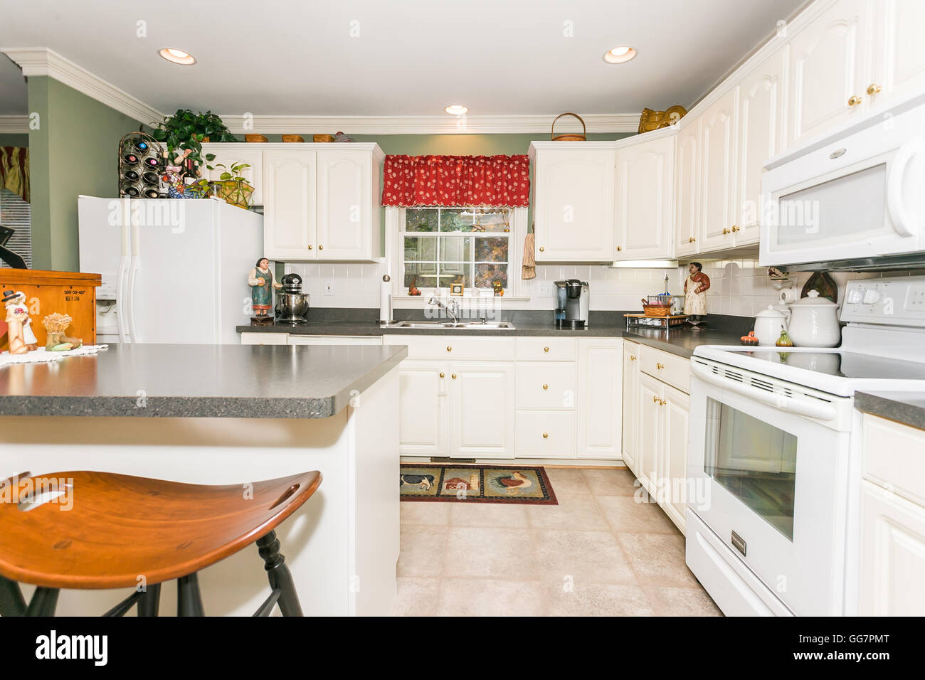 Modern kitchen typical of a North American home Stock Photo - Alamy