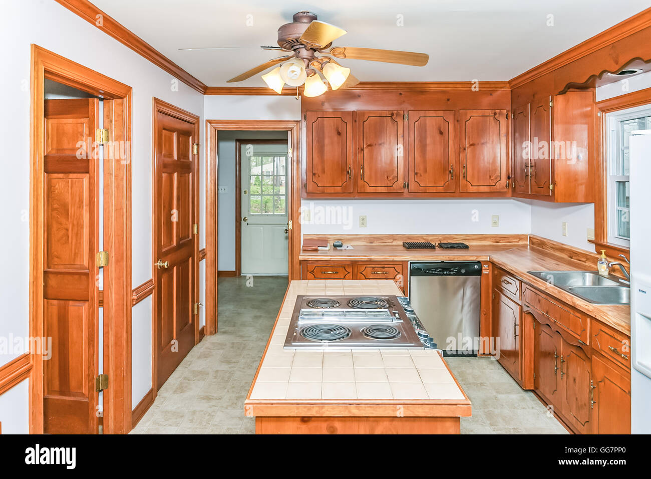 Modern kitchen typical of a North American home Stock Photo - Alamy