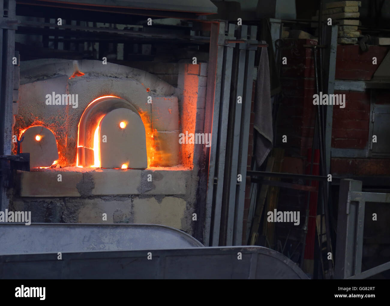 Hot oven hi-res stock photography and images - Alamy