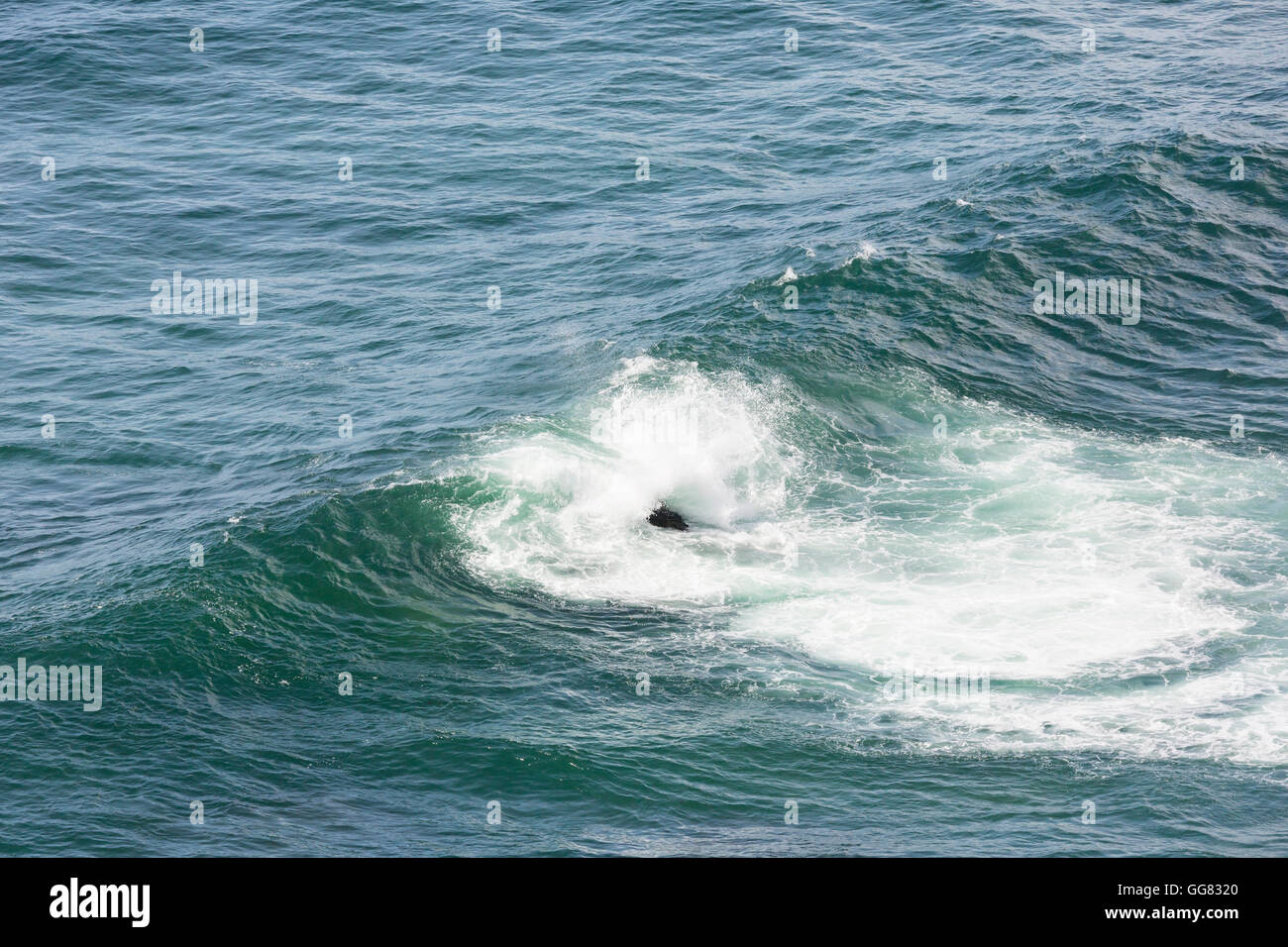 Sea wave with foam. Top view from shore Stock Photo - Alamy