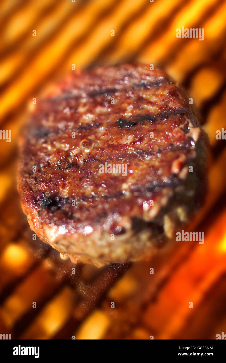 Burger on Barbeque / BBQ Stock Photo - Alamy