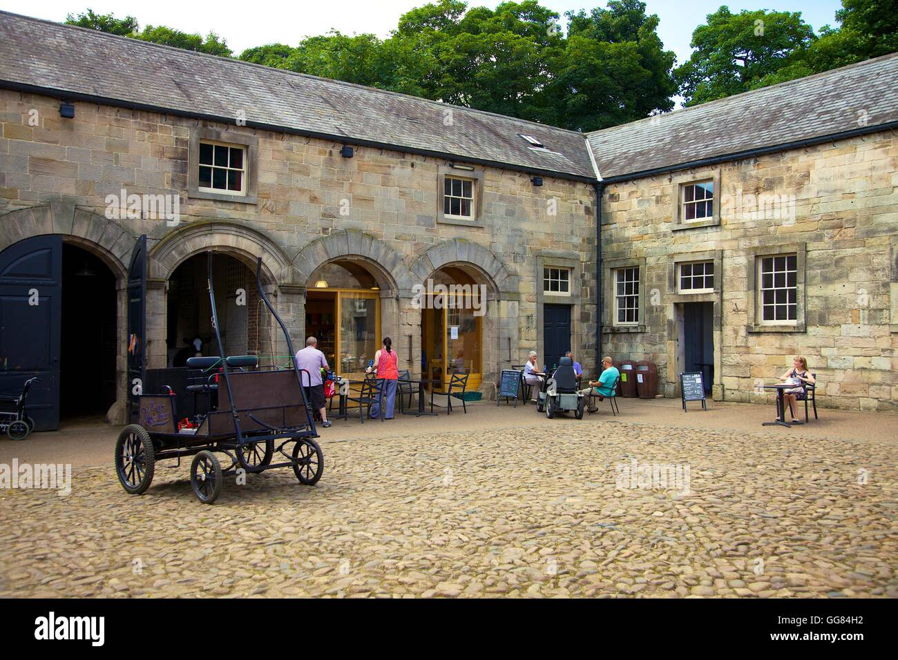 18th century stables hi-res stock photography and images - Alamy