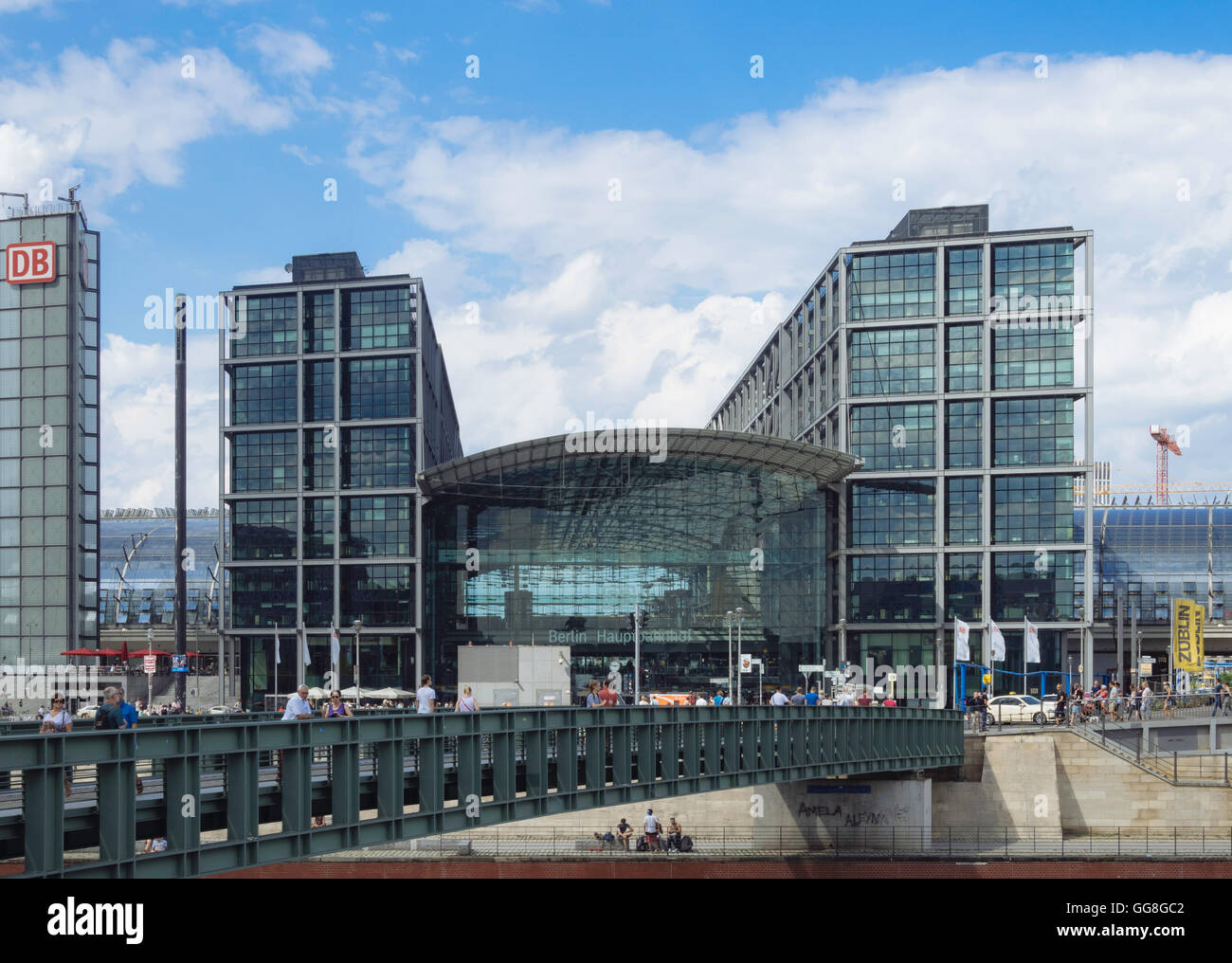 Berlin hauptbahnhof central railway hi-res stock photography and images ...