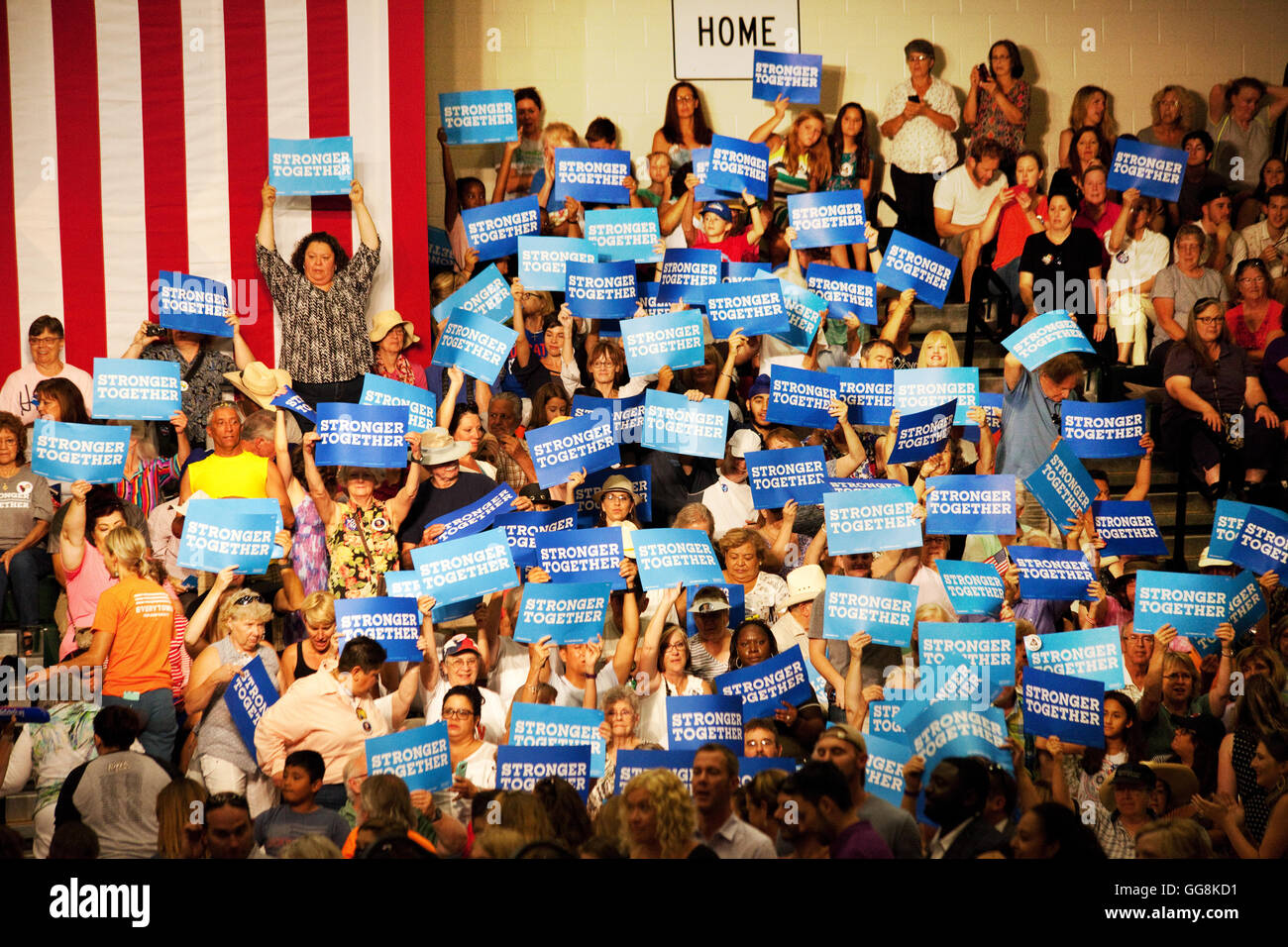 Campaign rally signs hi-res stock photography and images - Alamy