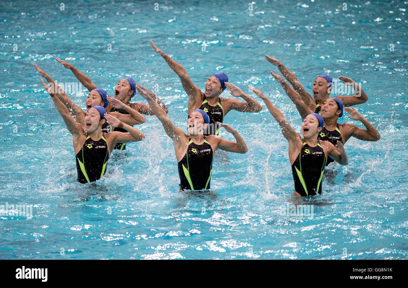 Synchronized swimming team hi-res stock photography and images - Alamy