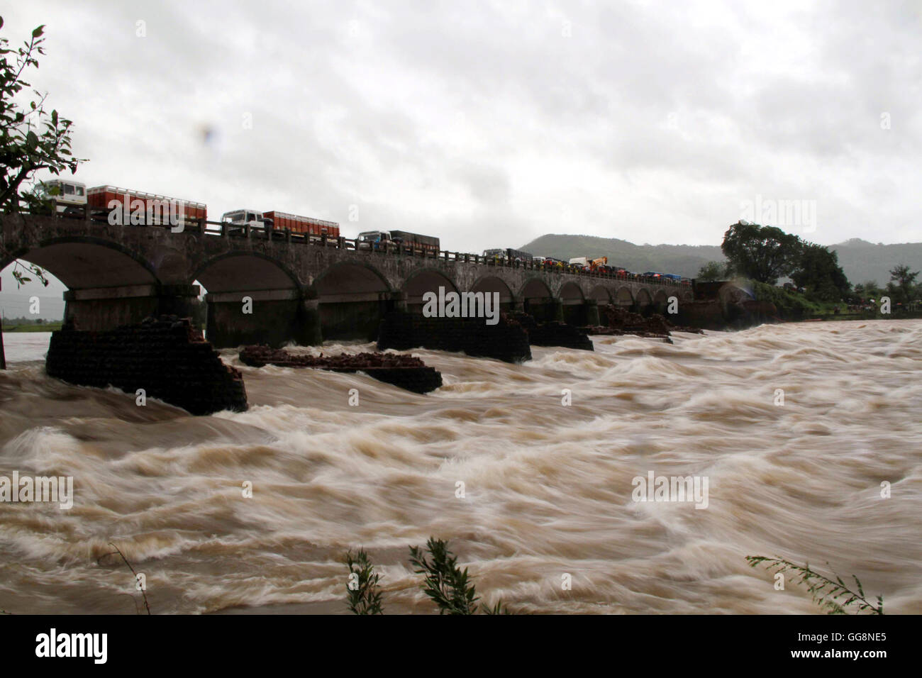 Bridge on river maharashtra india hi-res stock photography and images ...